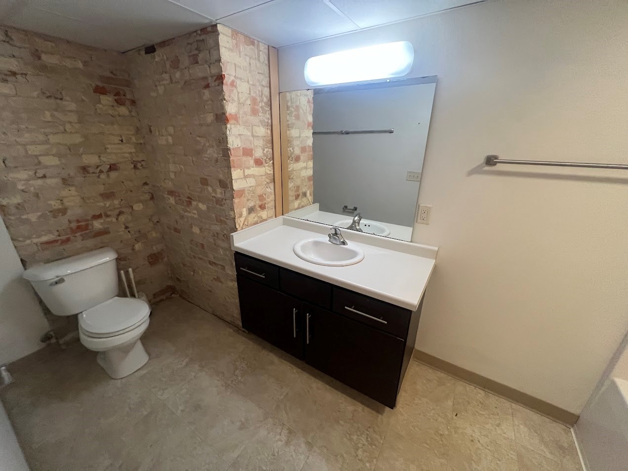 142 W Johnson St #4| Residential | Madison Property Management, Inc.