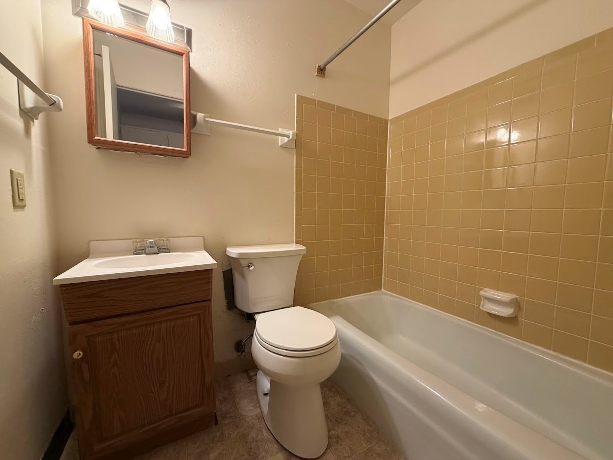 427 W Main St #209| Residential | Madison Property Management, Inc.